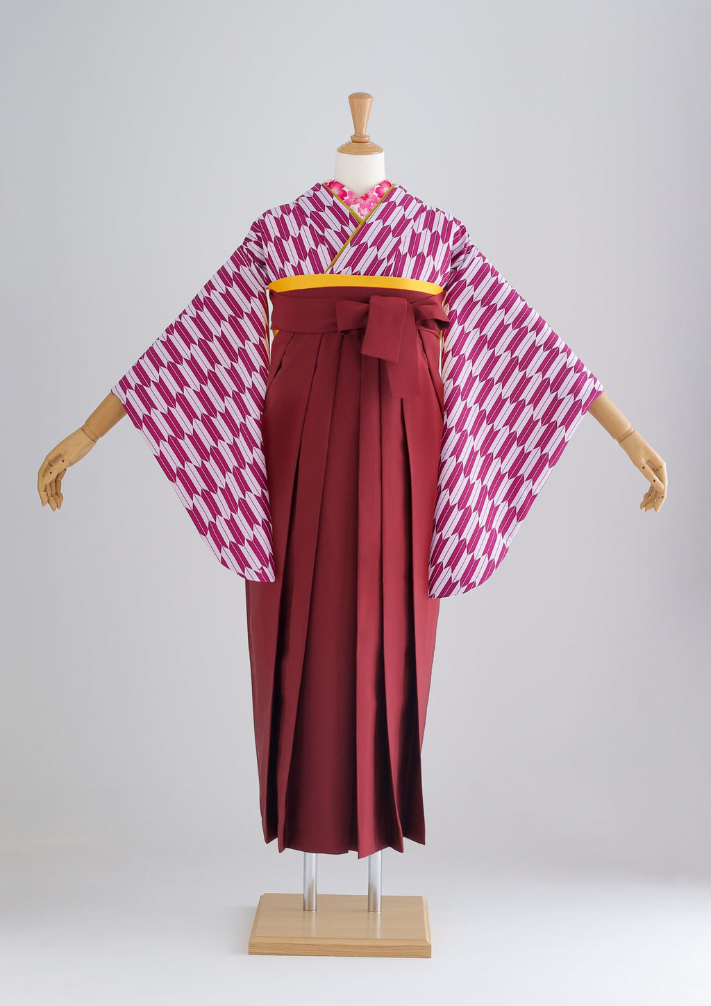 【袴ネットレンタル：赤紫の矢絣】モダンな雰囲気で/HA-86 – kimono-hearts-onlinestore